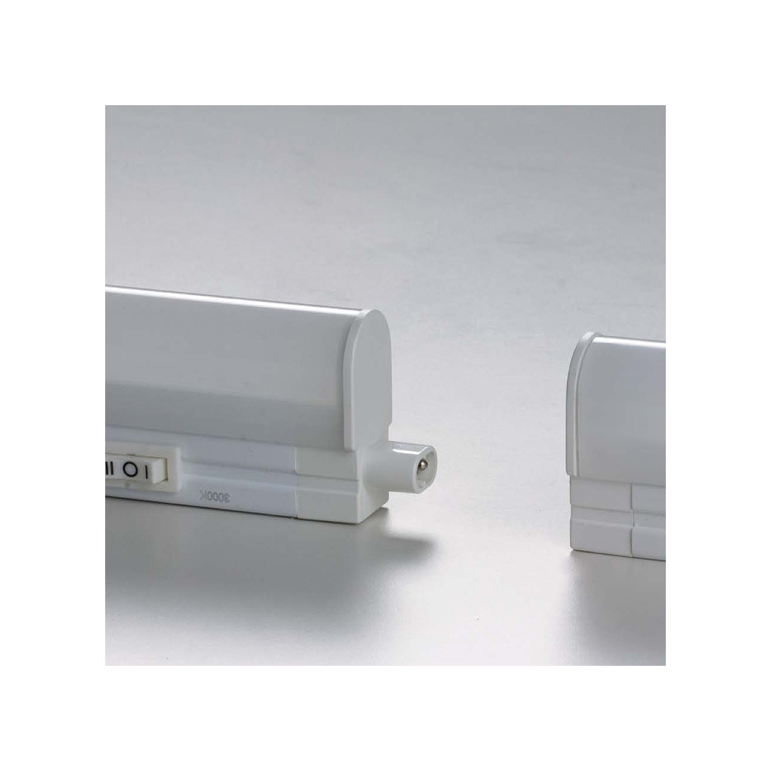 Robus RLEDSTR14X-01 Spear 230V/14W LED Link Light With Two Colour ...